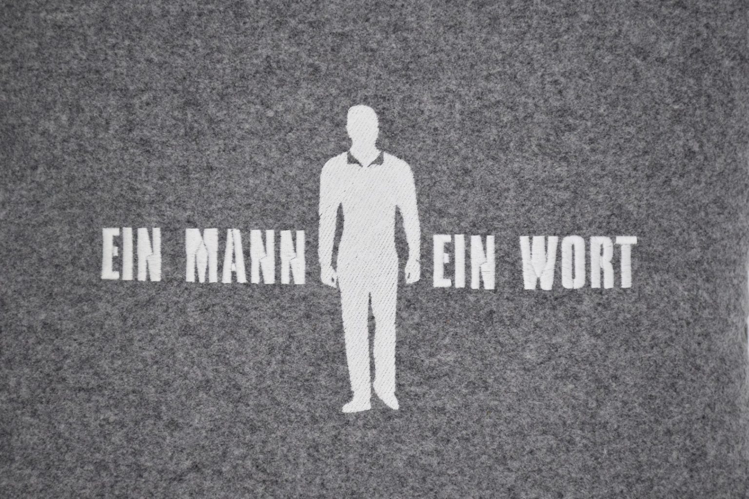 Kissen "Ein Mann Ein Wort" Grau - Ein Mann Ein Wort
